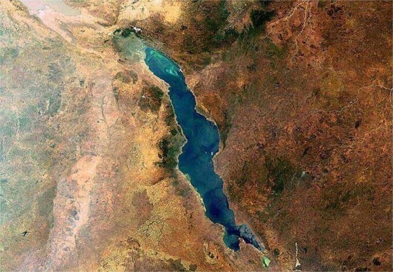 A huge fault opens up in Africa, heralding the formation of a new ocean ...